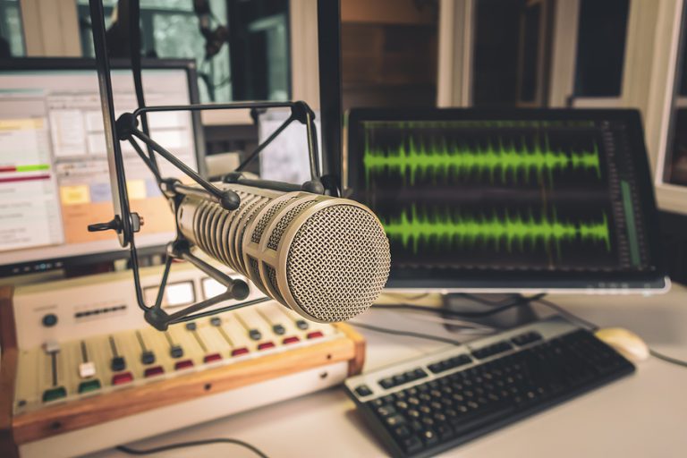 ¿Quieres crear un programa de radio? Estos son los pasos que debes ...